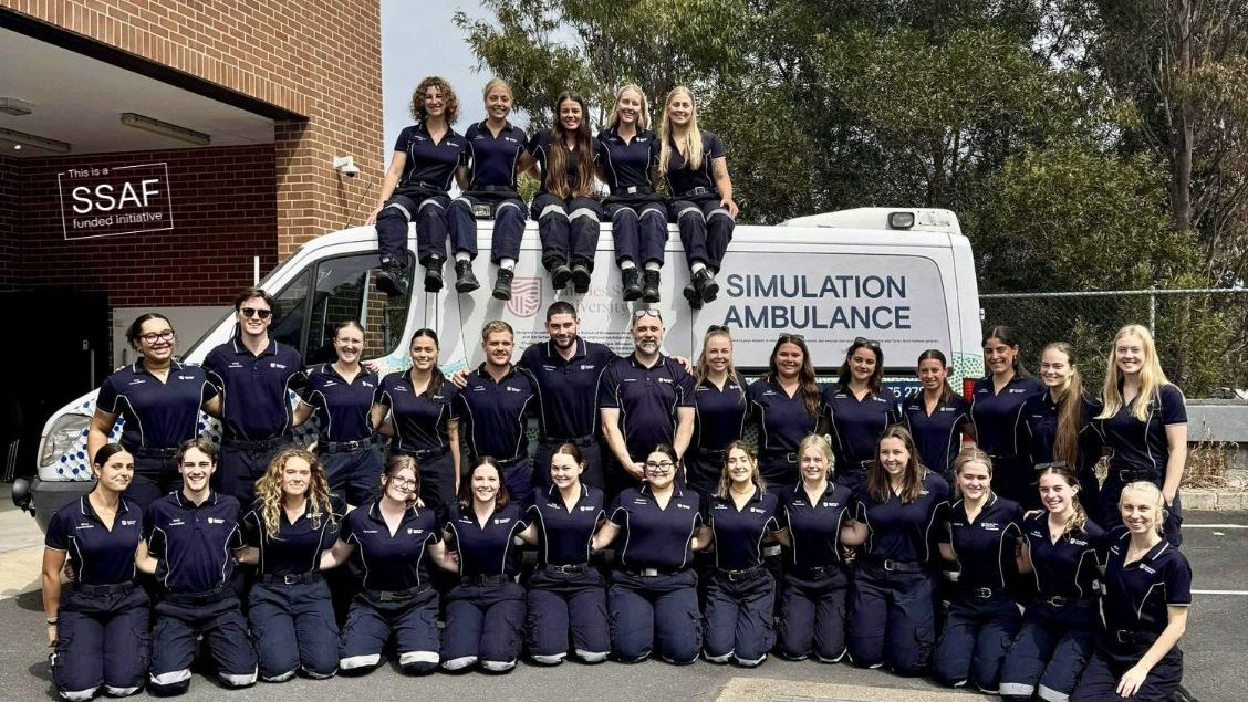 Graduation Dress Code: A Guide – Charlie | Your Student Blog